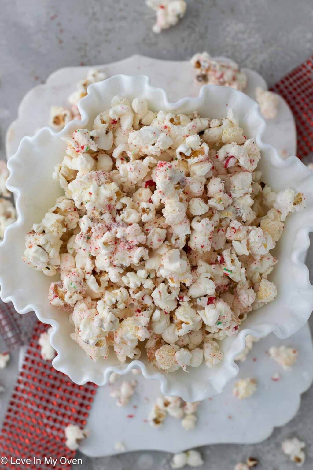 Peppermint White Chocolate Popcorn - Love In My Oven